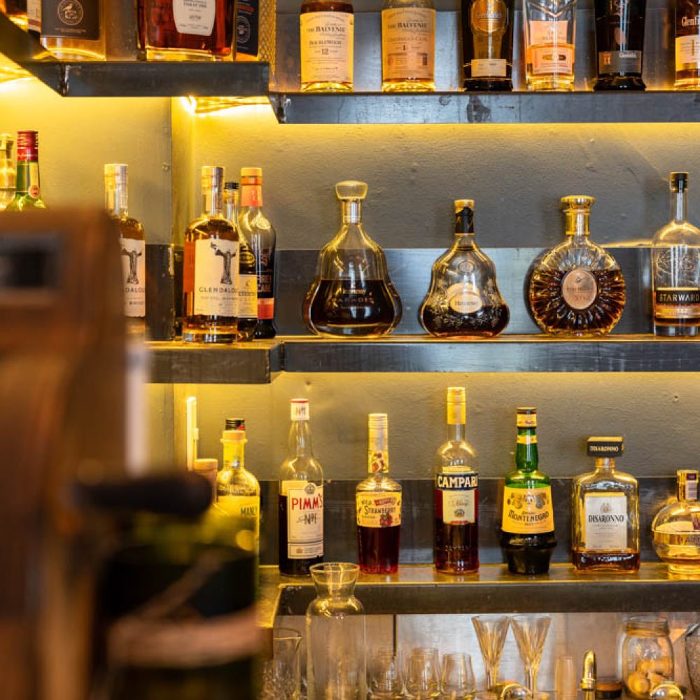 Herberts Bar & Balcony - Federal Hotel